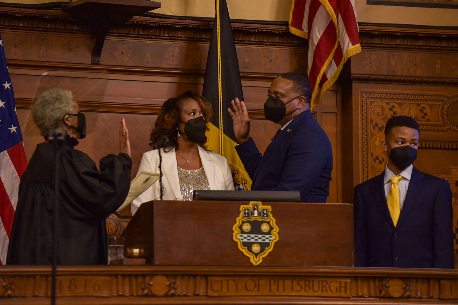 Gainey sworn in as Pittsburgh mayor, bringing new voices to city hall