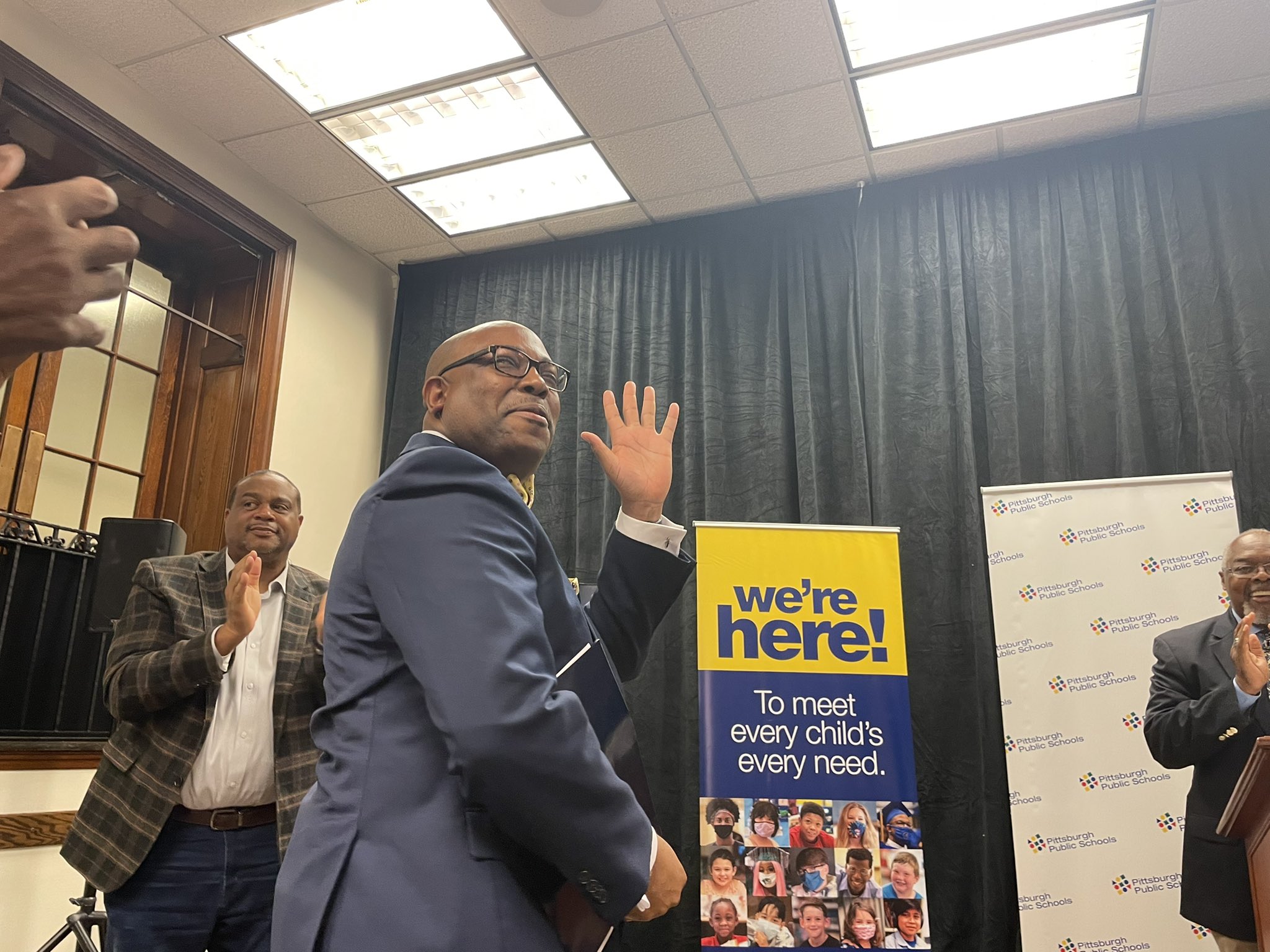 Pittsburgh schools board picks Wayne Walters as superintendent