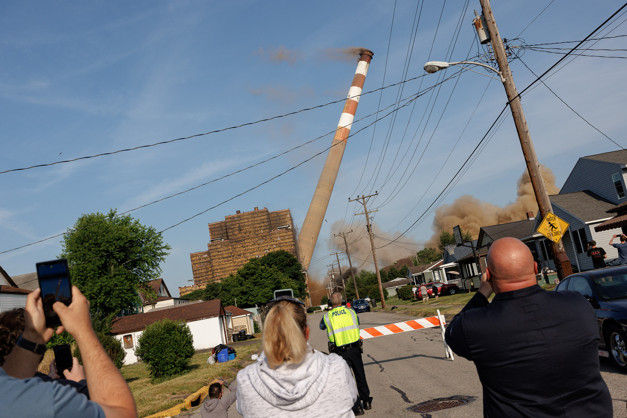 Tower implosion in Allegheny's Cheswick, Springdale end coal era