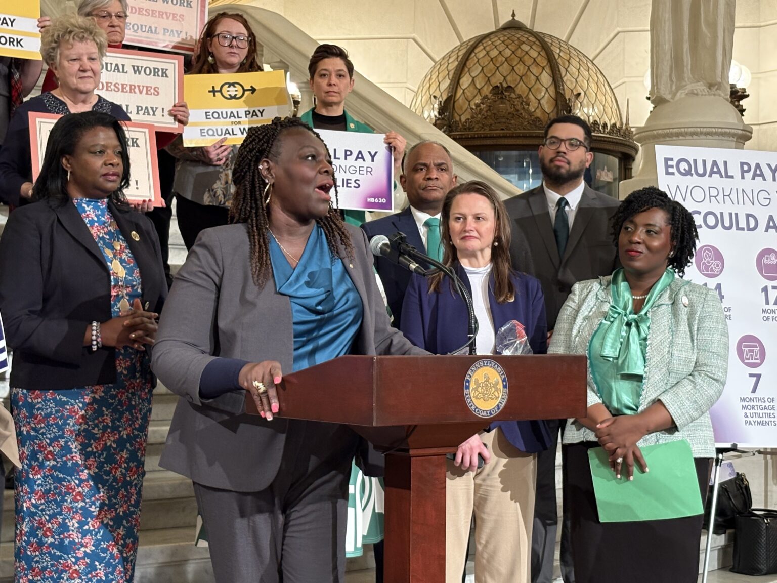 Lawmakers push legislation on Pennsylvania gender earnings gap